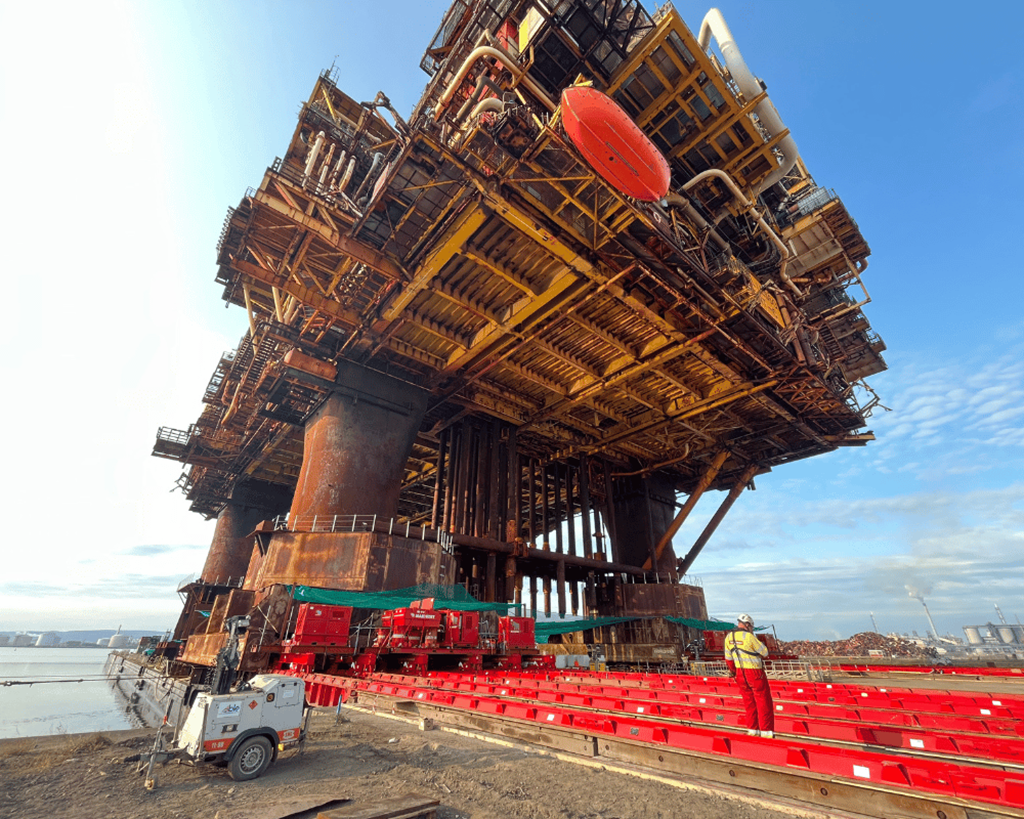 Final topside load-in completed for Brent field decommissioning project ...