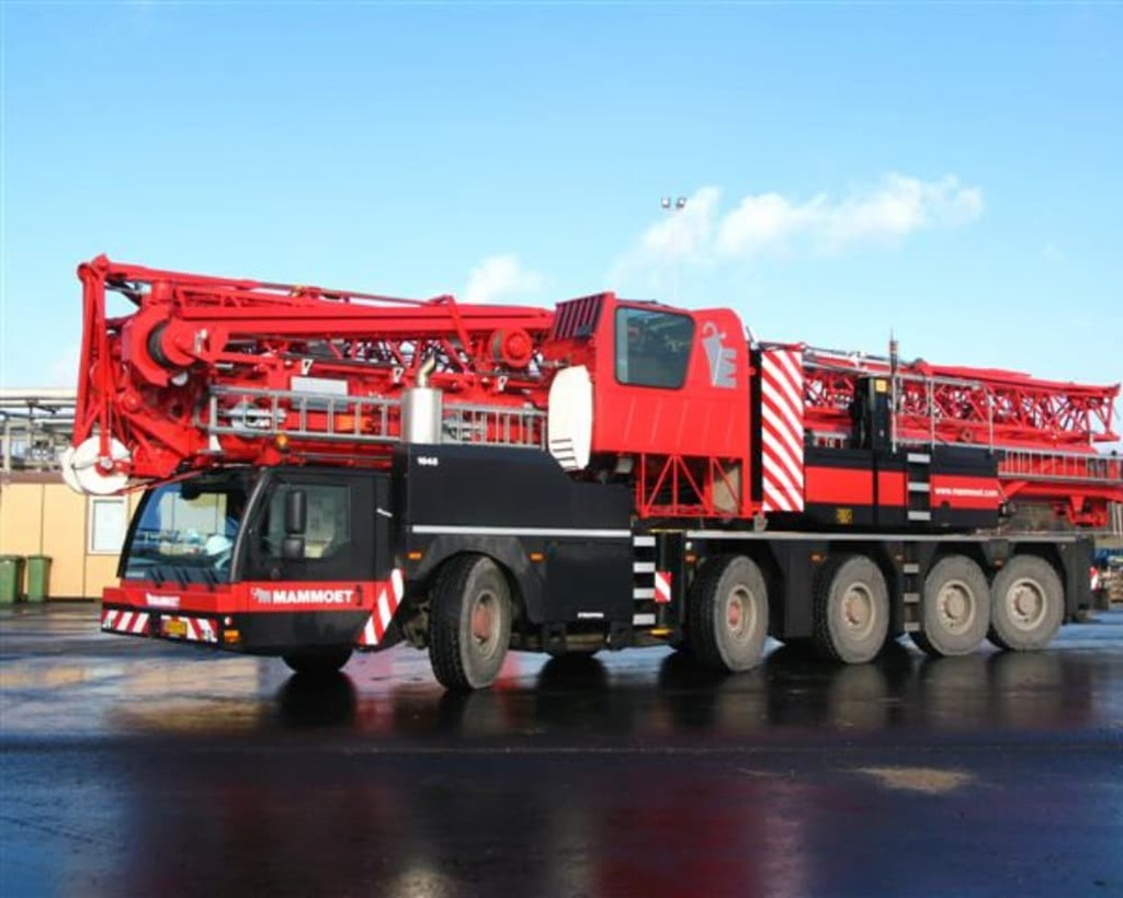 MK 100 mobile crane | Mammoet equipment
