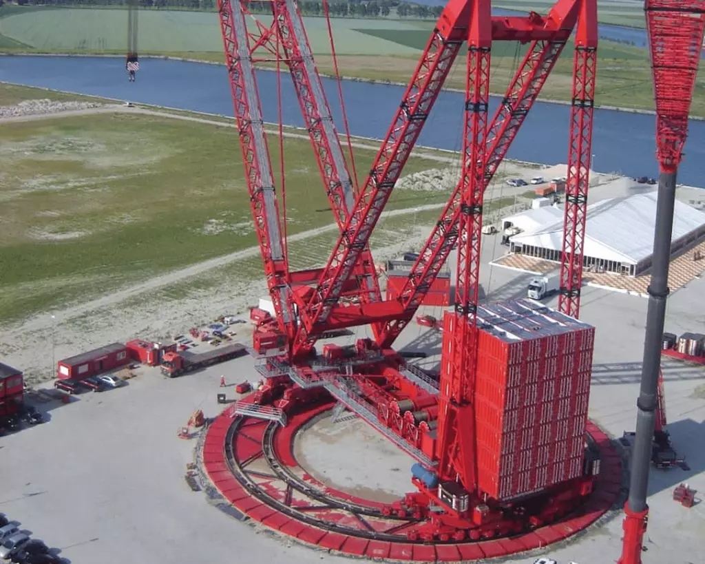 PTC200-DS ring crane | Mammoet equipment