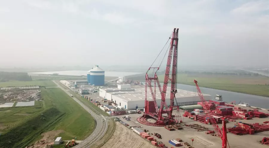 PTC210-DS giant ring crane | Mammoet equipment