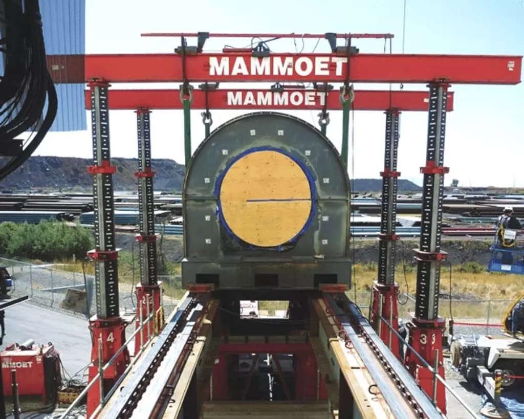 Hydraulic gantry system | Mammoet equipment