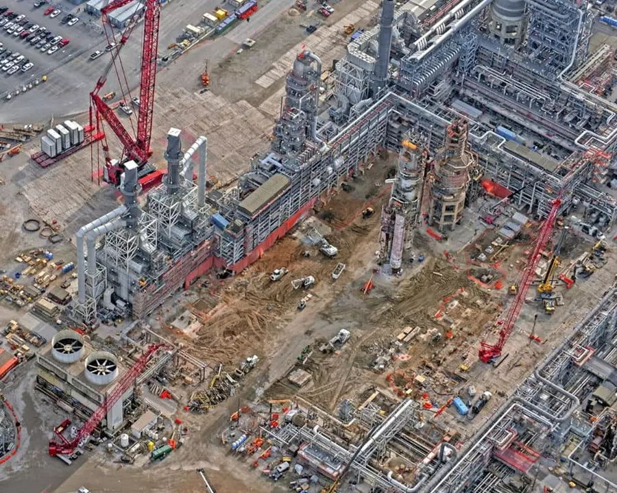 Construction in confined spaces | Mammoet Resources