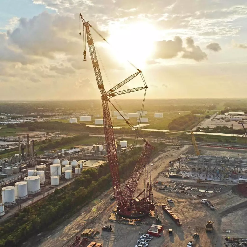 Heavy lifting with unique range of equipment | Mammoet